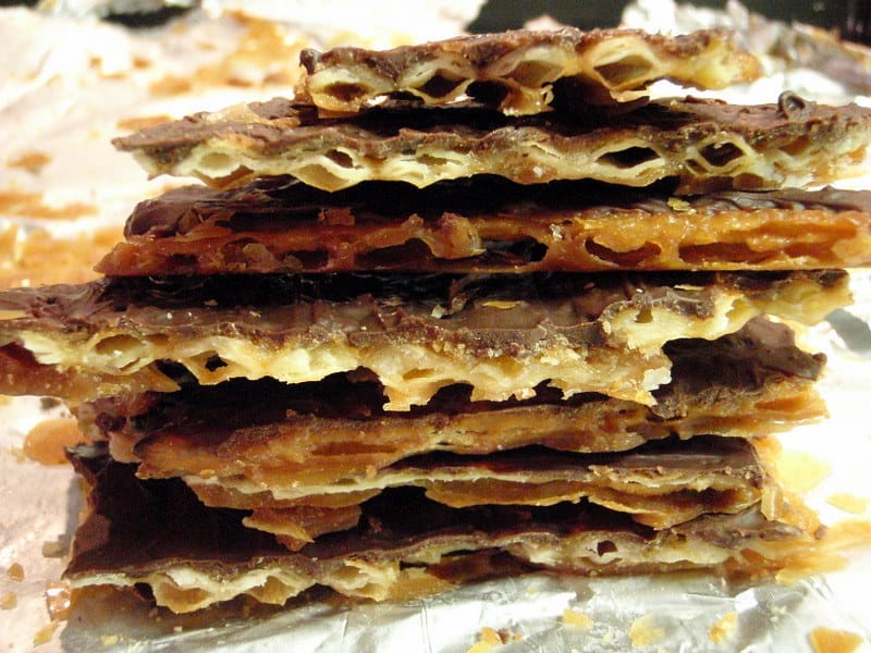 OMG! This Passover Chocolate Toffee Matzo Recipe is Delicious!